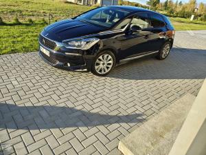 Zils Citroen DS5 2016 Viļņa, ar dzinēja tilpumu 2.00 L un nobraukumu 221 tūkst. km par 7000 €, foto  vietnē AUTOMOTO.COM.LV