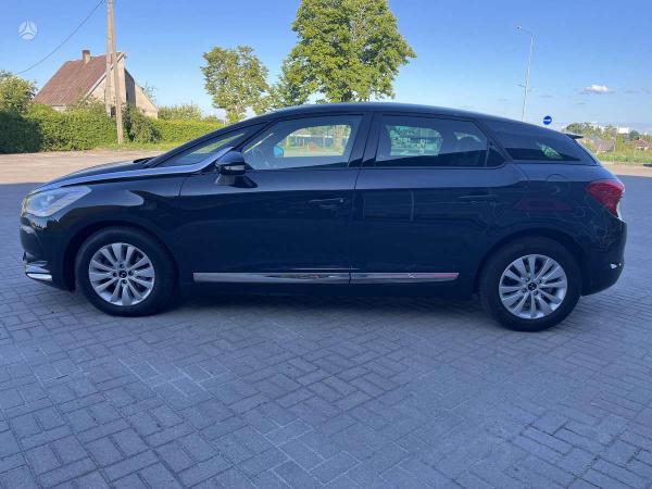Zils Citroen DS5 2016 Tauragė, ar dzinēja tilpumu 1.56 L un nobraukumu 265 tūkst. km par 5700 €, foto 7 vietnē AUTOMOTO.COM.LV