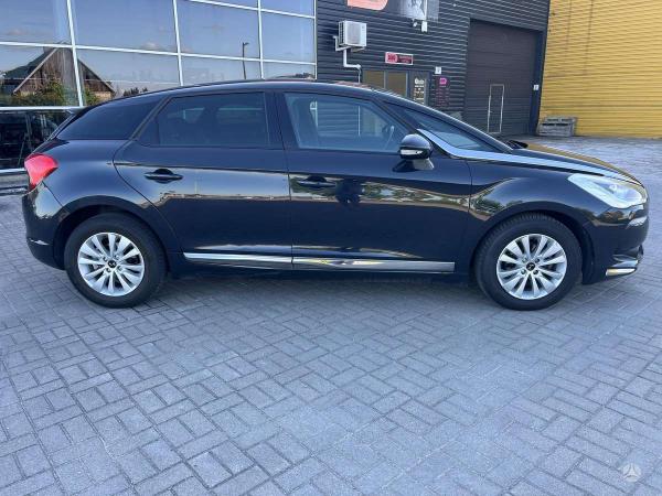 Zils Citroen DS5 2016 Tauragė, ar dzinēja tilpumu 1.56 L un nobraukumu 265 tūkst. km par 5700 €, foto 8 vietnē AUTOMOTO.COM.LV