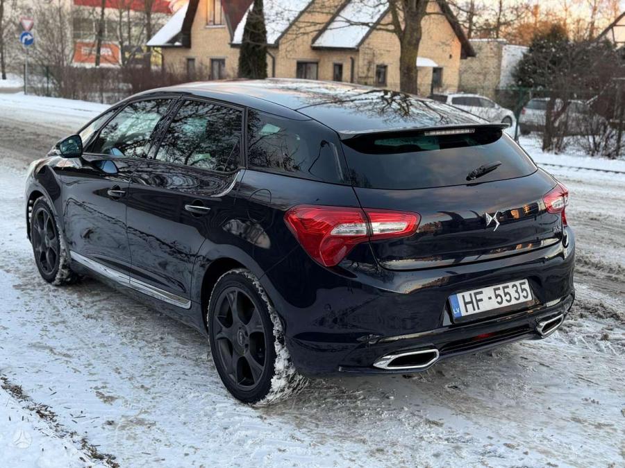 Blue Citroen DS5 2017 in Panevezys, with an engine capacity of 2.00 L and mileage of 142 thousand km for 5900 €, photo 2 on AUTOMOTO.COM.LV