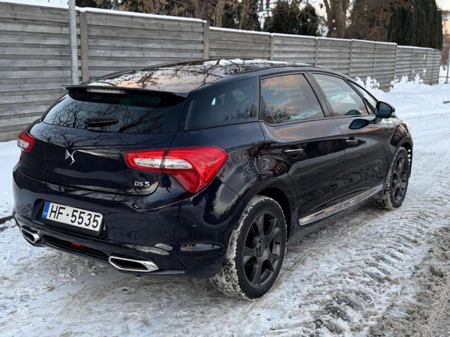 Blue Citroen DS5 2017 in Panevezys, with an engine capacity of 2.00 L and mileage of 142 thousand km for 5900 €, photo 4 on AUTOMOTO.COM.LV
