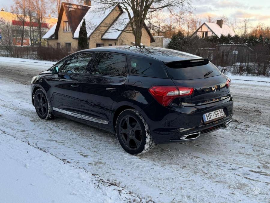 Blue Citroen DS5 2017 in Panevezys, with an engine capacity of 2.00 L and mileage of 142 thousand km for 5900 €, photo 6 on AUTOMOTO.COM.LV