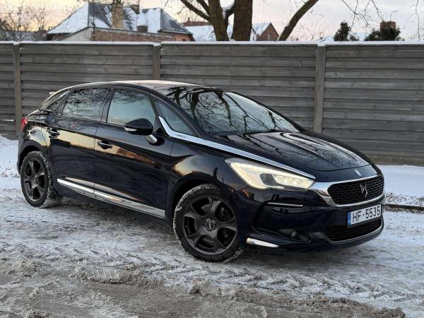 Blue Citroen DS5 2017 in Panevezys, with an engine capacity of 2.00 L and mileage of 142 thousand km for 5900 €, photo 7 on AUTOMOTO.COM.LV
