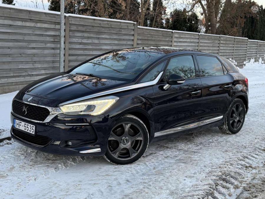 Blue Citroen DS5 2017 in Panevezys, with an engine capacity of 2.00 L and mileage of 142 thousand km for 5900 €, photo 8 on AUTOMOTO.COM.LV