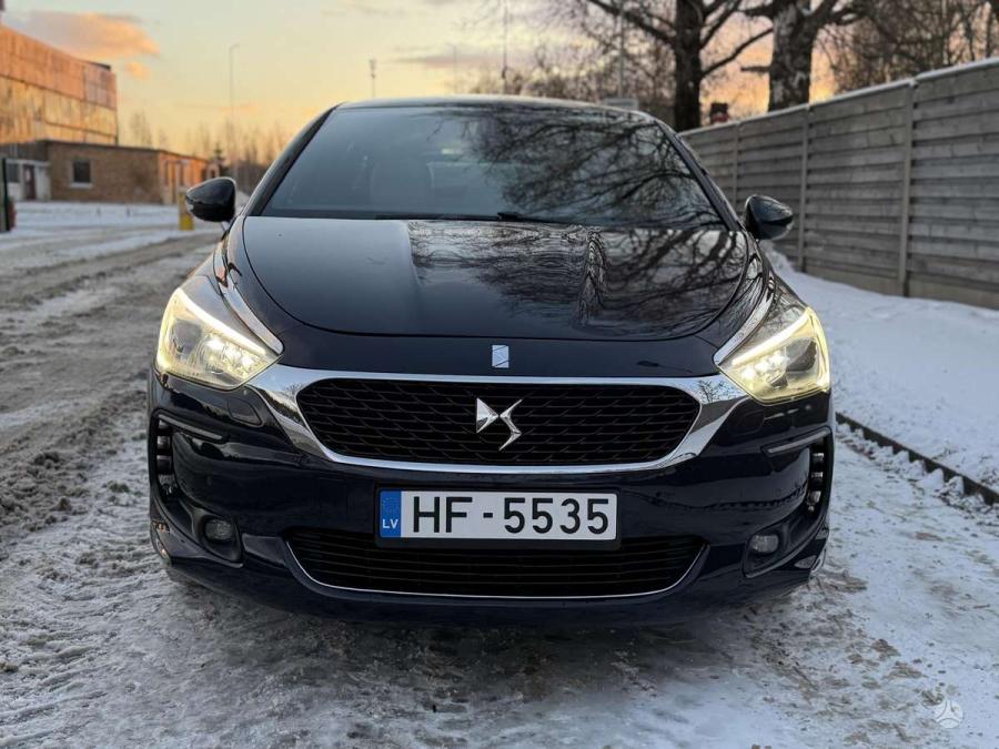 Blue Citroen DS5 2017 in Panevezys, with an engine capacity of 2.00 L and mileage of 142 thousand km for 5900 €, photo 9 on AUTOMOTO.COM.LV
