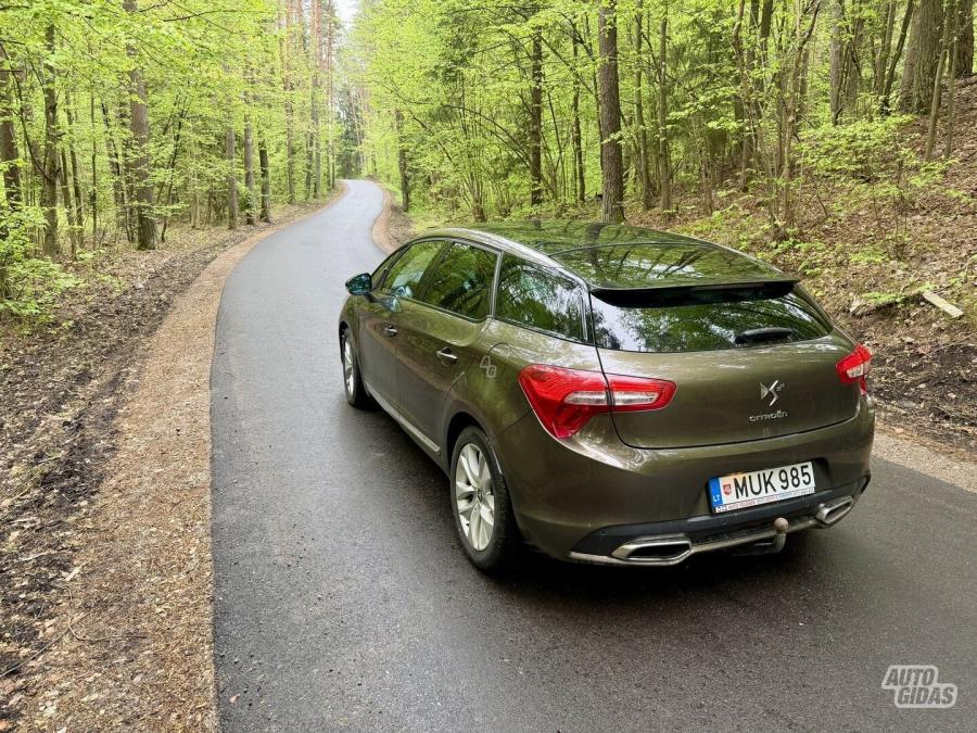 Brown Citroen DS5 2013 in Alytus, with an engine capacity of 2.00 L and mileage of 193 thousand km for 6100 €, photo 5 on AUTOMOTO.COM.LV