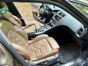 Brown Citroen DS5 2013 in Alytus, with an engine capacity of 2.00 L and mileage of 193 thousand km for 6100 €, photo 17 on AUTOMOTO.COM.LV