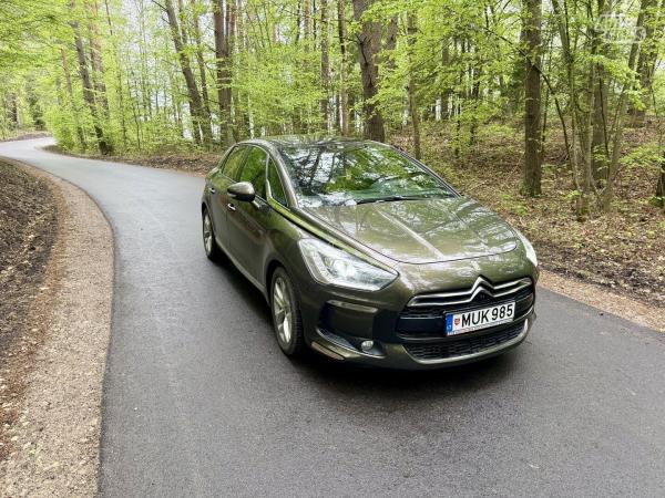 Brūns Citroen DS5 2013 Alīta, ar dzinēja tilpumu 2.00 L un nobraukumu 193 tūkst. km par 5999 €, foto 9 vietnē AUTOMOTO.COM.LV
