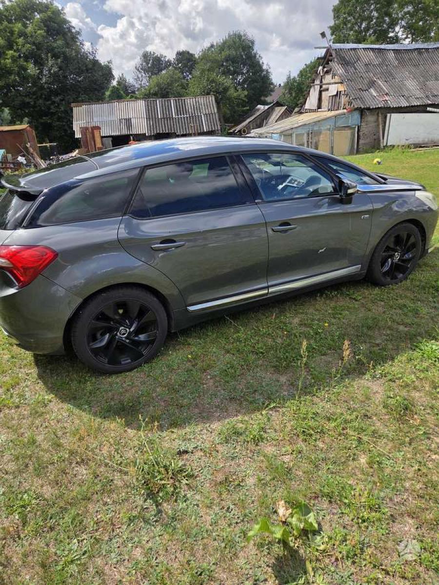 Grey Citroen DS5 2011 in Kaisiadorys, with an engine capacity of 1.60 L and mileage of 266 thousand km for 5000 €, photo 4 on AUTOMOTO.COM.LV