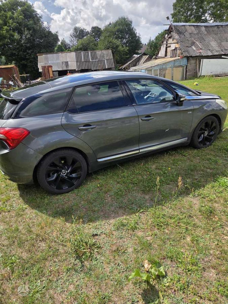 Grey Citroen DS5 2011 in Kaisiadorys, with an engine capacity of 2.00 L and mileage of 266 thousand km for 2700 €, photo 4 on AUTOMOTO.COM.LV