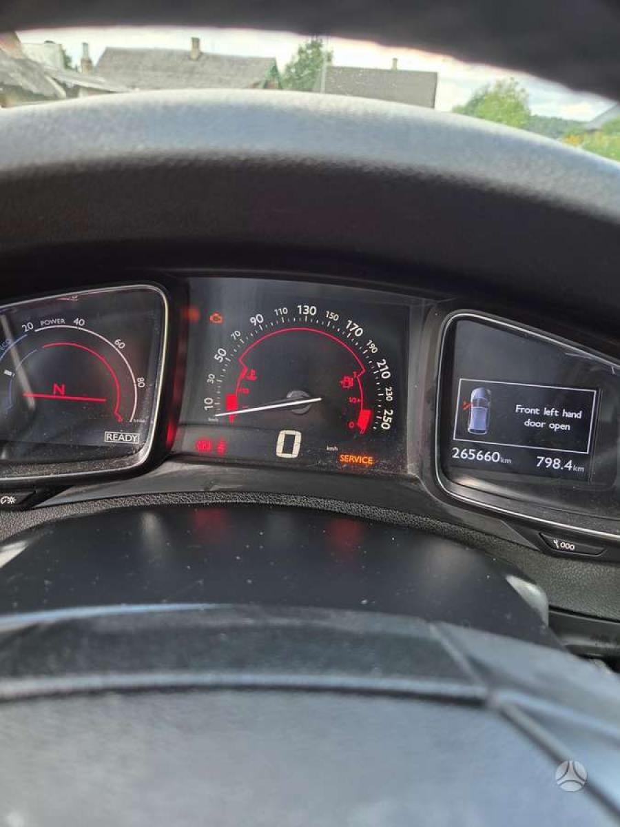 Grey Citroen DS5 2011 in Kaisiadorys, with an engine capacity of 2.00 L and mileage of 266 thousand km for 2700 €, photo 10 on AUTOMOTO.COM.LV