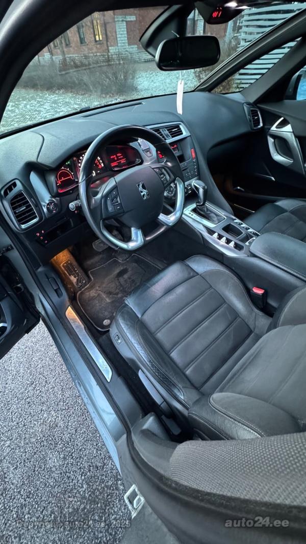 Pelēks Citroen DS5 2012 Tallina, ar dzinēja tilpumu 1.60 L un nobraukumu 176 tūkst. km par 5990 €, foto 11 vietnē AUTOMOTO.COM.LV