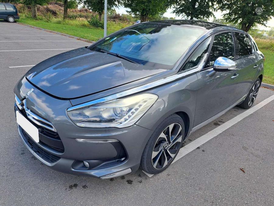 Pelēks Citroen DS5 2012 Tauragė, ar dzinēja tilpumu 2.00 L un nobraukumu 294 tūkst. km par 5000 €, foto 1 vietnē AUTOMOTO.COM.LV