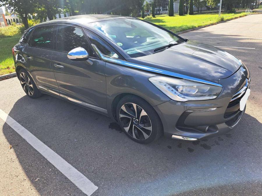 Pelēks Citroen DS5 2012 Tauragė, ar dzinēja tilpumu 2.00 L un nobraukumu 294 tūkst. km par 5000 €, foto 5 vietnē AUTOMOTO.COM.LV