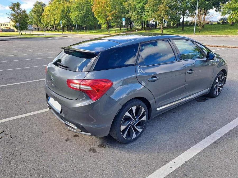 Pelēks Citroen DS5 2012 Tauragė, ar dzinēja tilpumu 2.00 L un nobraukumu 294 tūkst. km par 5000 €, foto 6 vietnē AUTOMOTO.COM.LV