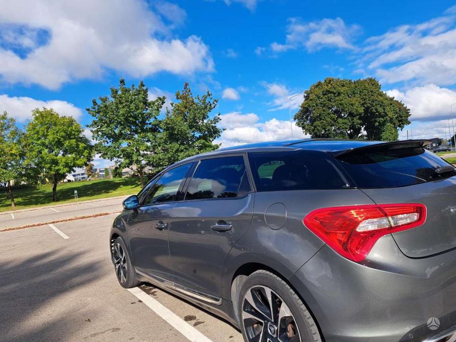 Pelēks Citroen DS5 2012 Tauragė, ar dzinēja tilpumu 2.00 L un nobraukumu 294 tūkst. km par 5000 €, foto 8 vietnē AUTOMOTO.COM.LV