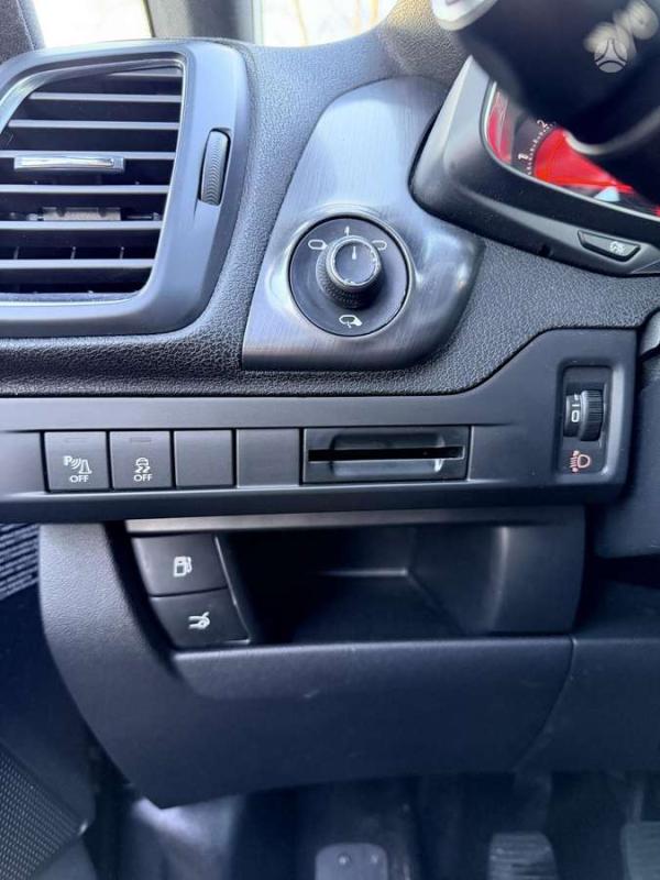 Pelēks Citroen DS5 2012 Tauragė, ar dzinēja tilpumu 2.00 L un nobraukumu 209 tūkst. km par 4999 €, foto 11 vietnē AUTOMOTO.COM.LV