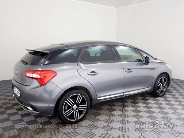 Pelēks Citroen DS5 2012 Tallina, ar dzinēja tilpumu 1.60 L un nobraukumu 176 tūkst. km par 4499 €, foto 3 vietnē AUTOMOTO.COM.LV