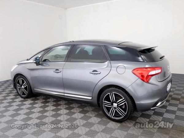Pelēks Citroen DS5 2012 Tallina, ar dzinēja tilpumu 1.60 L un nobraukumu 176 tūkst. km par 4499 €, foto 4 vietnē AUTOMOTO.COM.LV