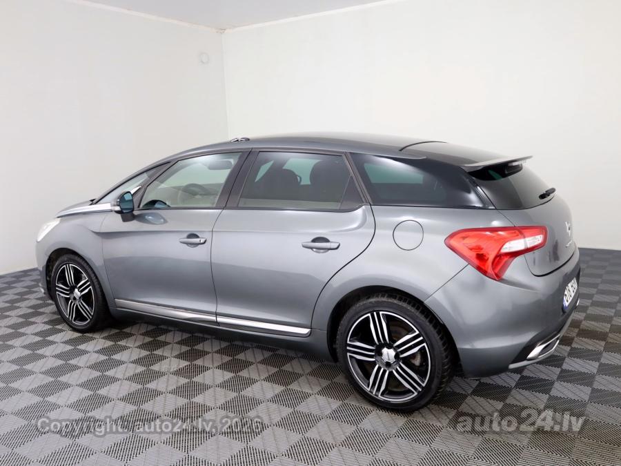 Pelēks Citroen DS5 2012 Tallina, ar dzinēja tilpumu 1.60 L un nobraukumu 176 tūkst. km par 4499 €, foto 5 vietnē AUTOMOTO.COM.LV