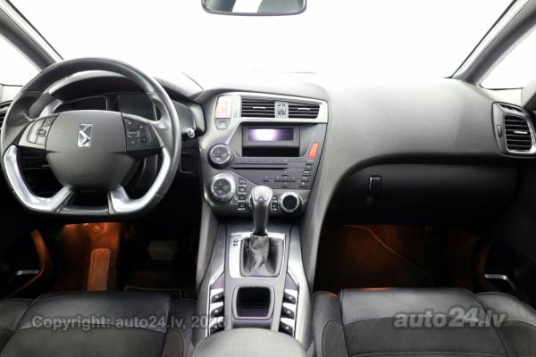 Pelēks Citroen DS5 2012 Tallina, ar dzinēja tilpumu 1.60 L un nobraukumu 176 tūkst. km par 4499 €, foto 5 vietnē AUTOMOTO.COM.LV