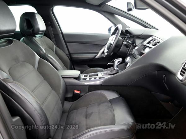 Pelēks Citroen DS5 2012 Tallina, ar dzinēja tilpumu 1.60 L un nobraukumu 176 tūkst. km par 4499 €, foto 6 vietnē AUTOMOTO.COM.LV
