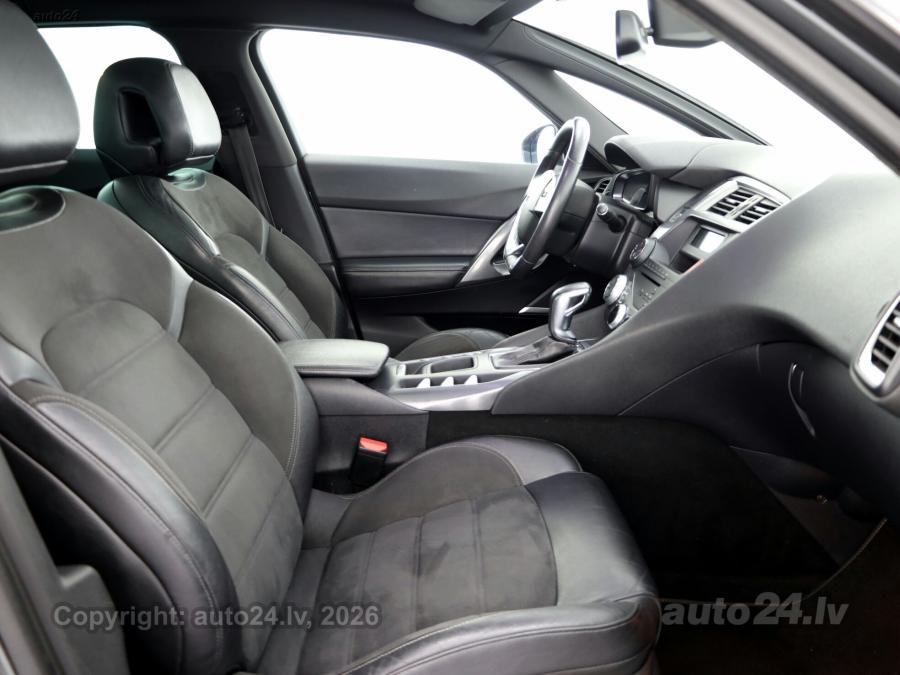 Pelēks Citroen DS5 2012 Tallina, ar dzinēja tilpumu 1.60 L un nobraukumu 176 tūkst. km par 4499 €, foto 7 vietnē AUTOMOTO.COM.LV