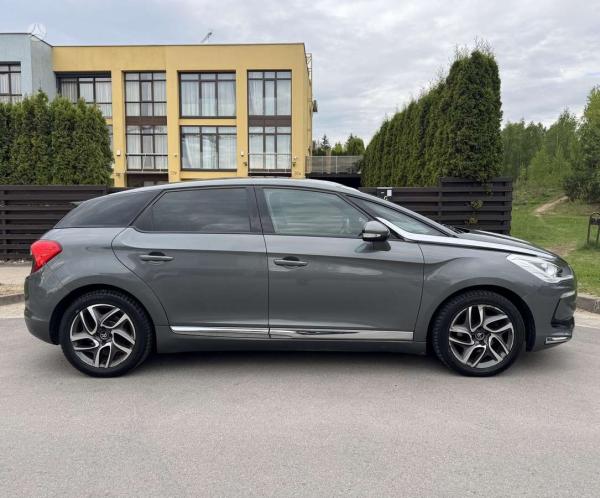 Grey Citroen DS5 2012 in Vilnius, with an engine capacity of 1.56 L and mileage of 228 thousand km for 4750 €, photo 6 on AUTOMOTO.COM.LV
