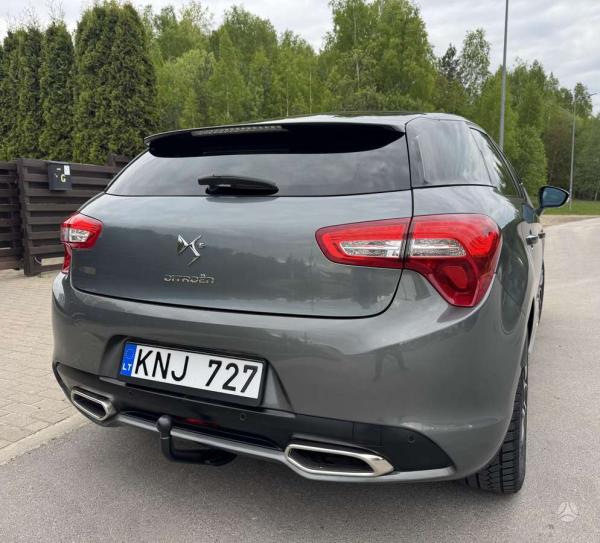 Grey Citroen DS5 2012 in Vilnius, with an engine capacity of 1.56 L and mileage of 228 thousand km for 4750 €, photo 8 on AUTOMOTO.COM.LV