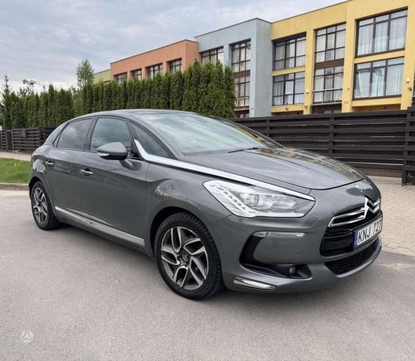 Pelēks Citroen DS5 2012 Viļņa, ar dzinēja tilpumu 1.56 L un nobraukumu 228 tūkst. km par 4750 €, foto 2 vietnē AUTOMOTO.COM.LV