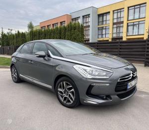 Pelēks Citroen DS5 2012 Viļņa, ar dzinēja tilpumu 1.56 L un nobraukumu 228 tūkst. km par 4750 €, foto 3 vietnē AUTOMOTO.COM.LV