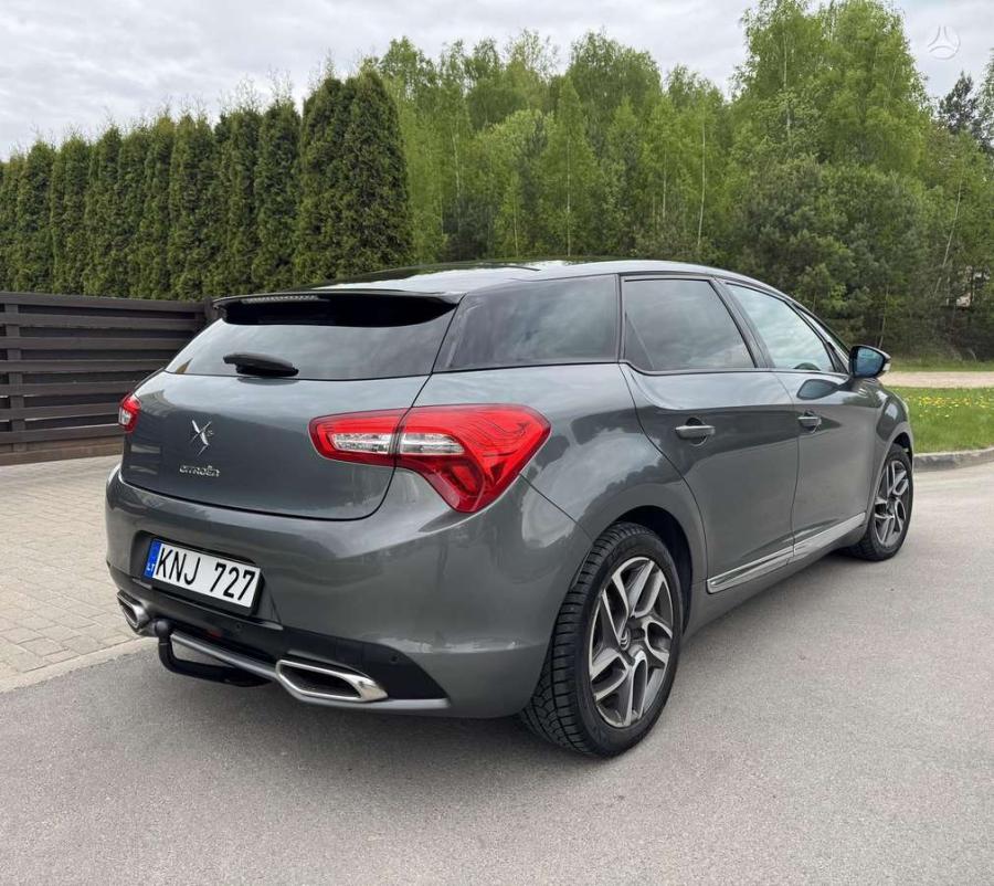 Pelēks Citroen DS5 2012 Viļņa, ar dzinēja tilpumu 1.56 L un nobraukumu 228 tūkst. km par 4750 €, foto 8 vietnē AUTOMOTO.COM.LV