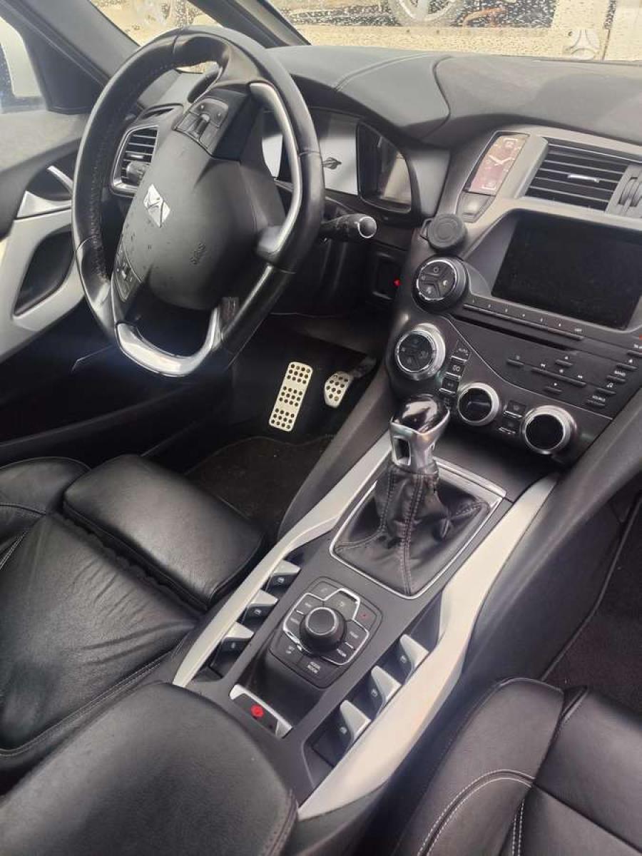 Pelēks Citroen DS5 2012 Viļņa, ar dzinēja tilpumu 2.00 L un nobraukumu 260 tūkst. km par 3350 €, foto 6 vietnē AUTOMOTO.COM.LV