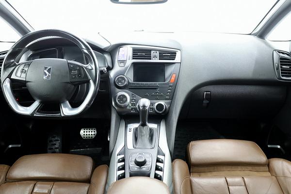 Grey Citroen DS5 2012 in Tallinn, with an engine capacity of 2.00 L and mileage of 288 thousand km for 4499 €, photo 5 on AUTOMOTO.COM.LV