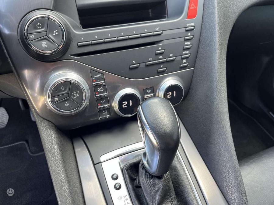 Grey Citroen DS5 2012 in Siauliai, with an engine capacity of 1.60 L and mileage of 177 thousand km for 5600 €, photo 16 on AUTOMOTO.COM.LV