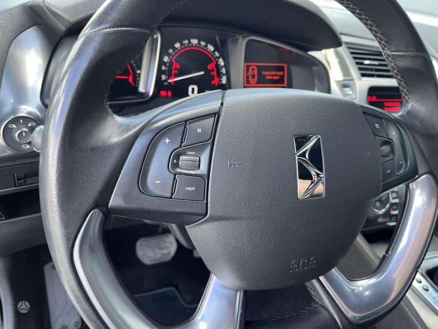 Grey Citroen DS5 2012 in Siauliai, with an engine capacity of 1.60 L and mileage of 177 thousand km for 5600 €, photo 18 on AUTOMOTO.COM.LV