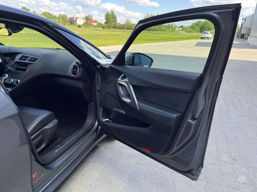 Grey Citroen DS5 2012 in Siauliai, with an engine capacity of 1.60 L and mileage of 177 thousand km for 5600 €, photo 30 on AUTOMOTO.COM.LV