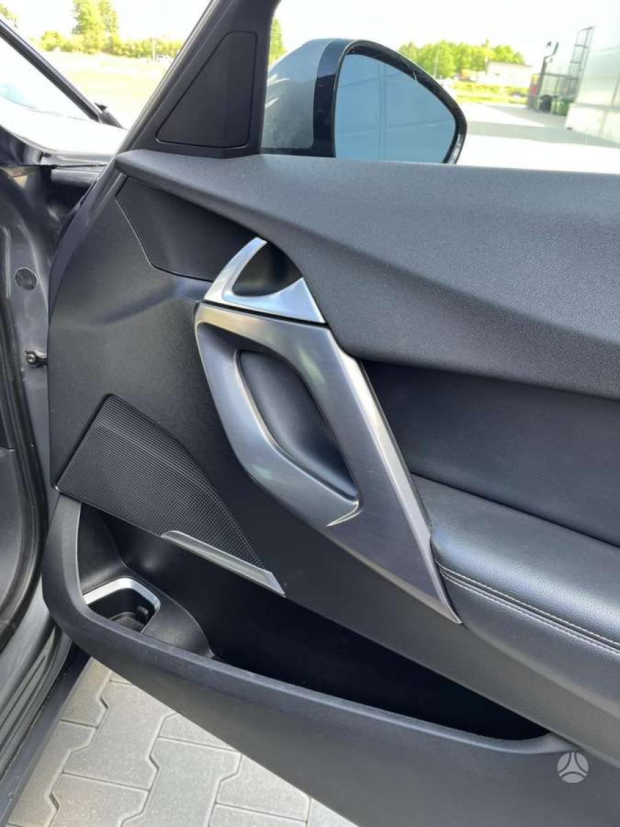 Grey Citroen DS5 2012 in Siauliai, with an engine capacity of 1.60 L and mileage of 177 thousand km for 5600 €, photo 31 on AUTOMOTO.COM.LV