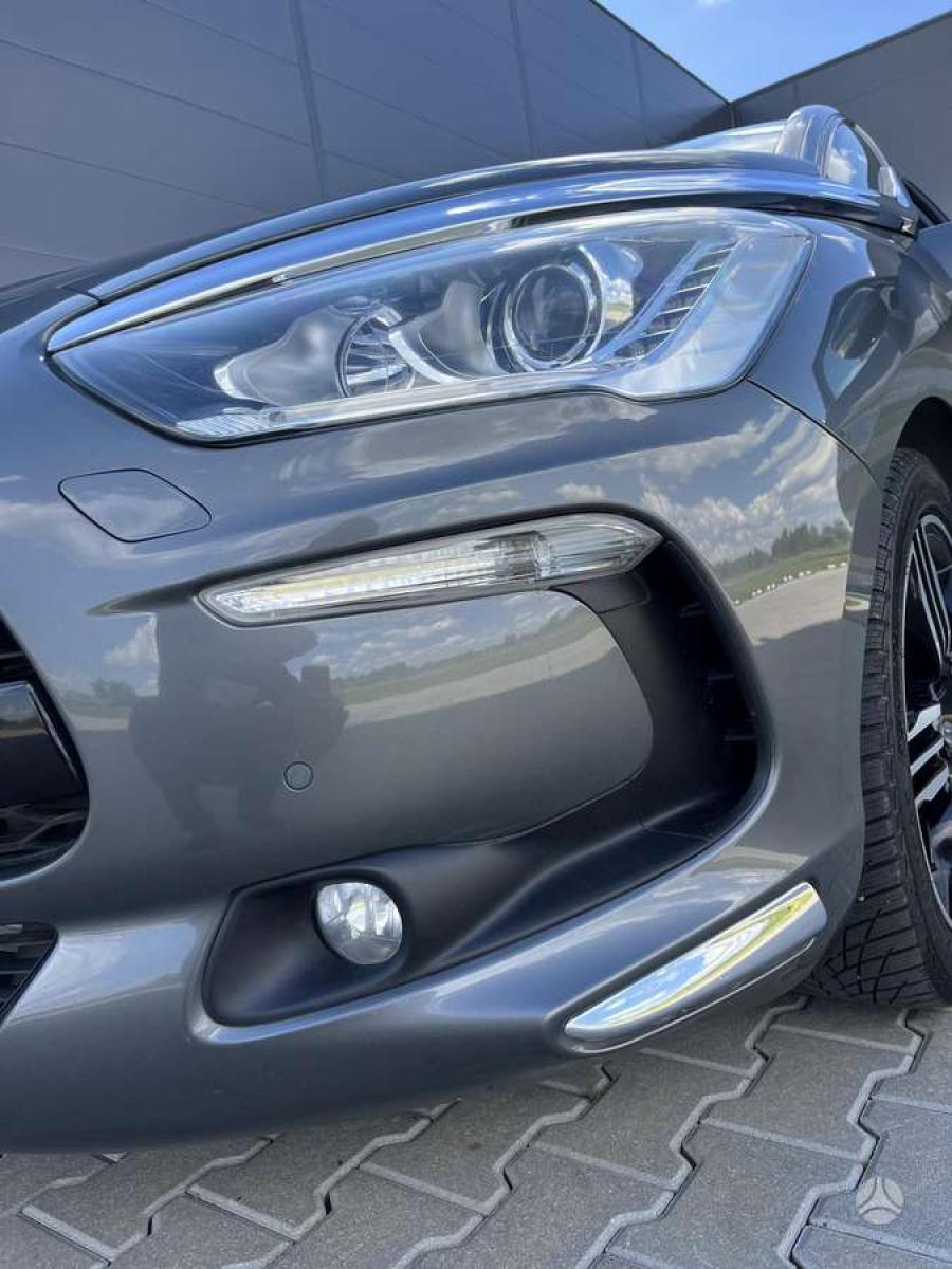 Grey Citroen DS5 2012 in Siauliai, with an engine capacity of 1.60 L and mileage of 177 thousand km for 5600 €, photo 37 on AUTOMOTO.COM.LV