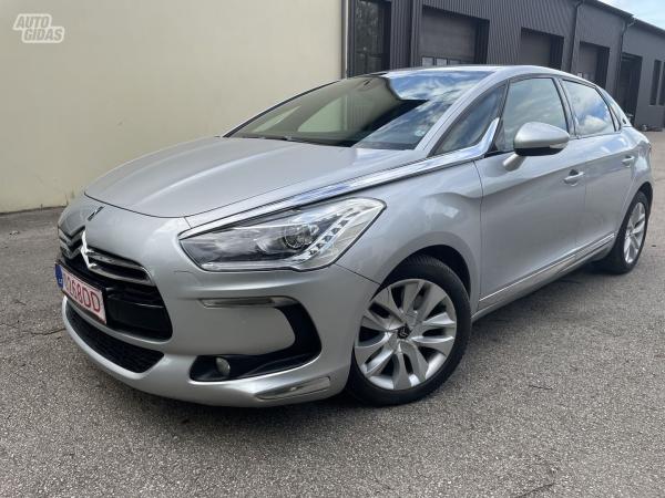 Pelēks Citroen DS5 2012 Šakiai, ar dzinēja tilpumu 2.00 L un nobraukumu 289 tūkst. km par 4200 €, foto 3 vietnē AUTOMOTO.COM.LV