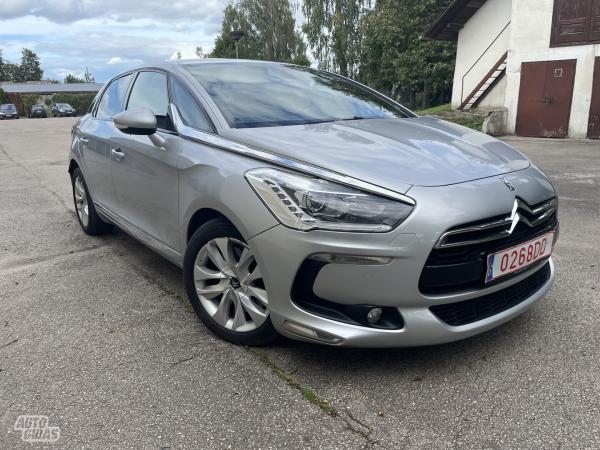Pelēks Citroen DS5 2012 Šakiai, ar dzinēja tilpumu 2.00 L un nobraukumu 289 tūkst. km par 4200 €, foto 5 vietnē AUTOMOTO.COM.LV