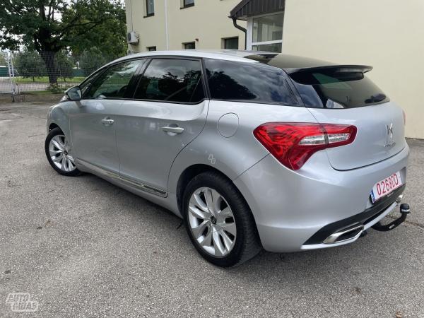 Pelēks Citroen DS5 2012 Šakiai, ar dzinēja tilpumu 2.00 L un nobraukumu 289 tūkst. km par 4200 €, foto 8 vietnē AUTOMOTO.COM.LV