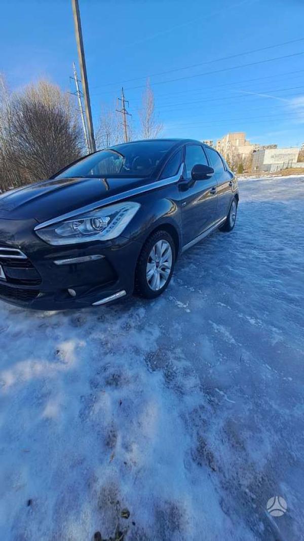 Pelēks Citroen DS5 2013 Viļņa, ar dzinēja tilpumu 2.00 L un nobraukumu 275 tūkst. km par 6700 €, foto 8 vietnē AUTOMOTO.COM.LV