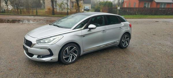 Grey Citroen DS5 2013 in Jonava, with an engine capacity of 2.00 L and mileage of 209 thousand km for 6555 €, photo 3 on AUTOMOTO.COM.LV
