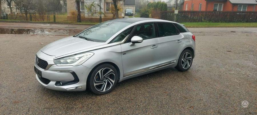 Grey Citroen DS5 2013 in Jonava, with an engine capacity of 2.00 L and mileage of 209 thousand km for 6450 €, photo 2 on AUTOMOTO.COM.LV
