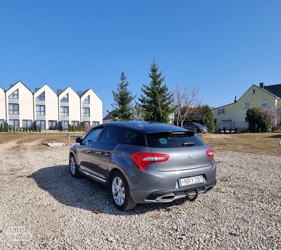 Grey Citroen DS5 2013 in Vilnius, with an engine capacity of 1.60 L and mileage of 194 thousand km for 5000 €, photo 4 on AUTOMOTO.COM.LV