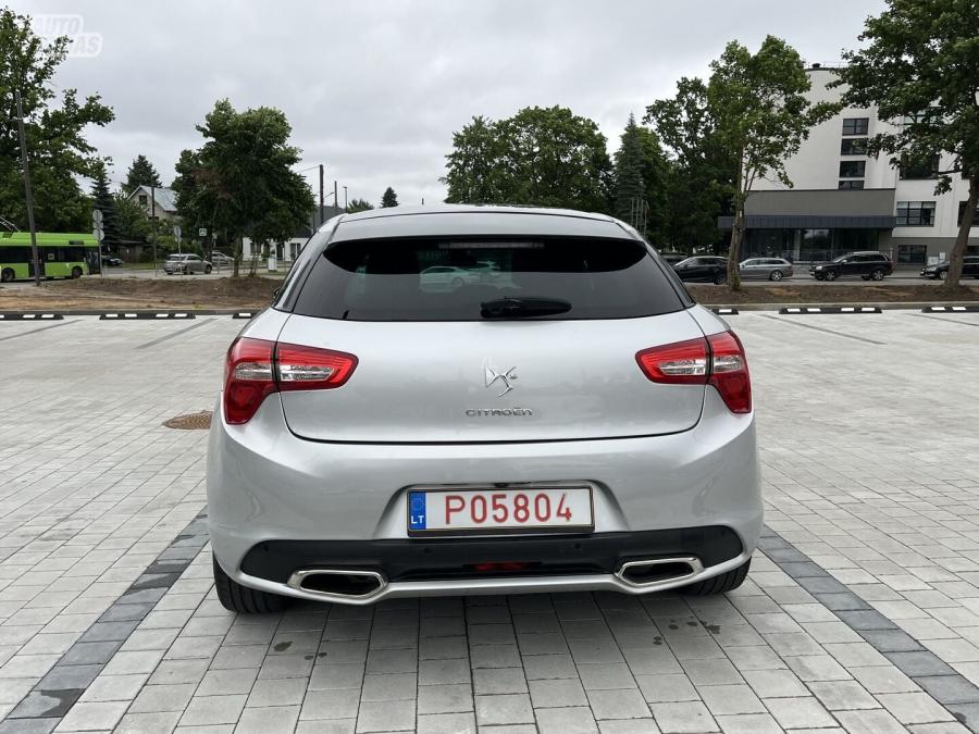 Pelēks Citroen DS5 2013 Kauņa, ar dzinēja tilpumu 2.00 L un nobraukumu 211 tūkst. km par 5700 €, foto 5 vietnē AUTOMOTO.COM.LV