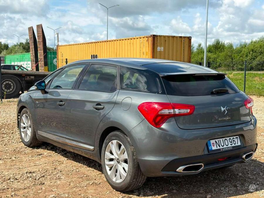 Grey Citroen DS5 2013 in Siauliai, with an engine capacity of 2.00 L and mileage of 306 thousand km for 5600 €, photo 5 on AUTOMOTO.COM.LV