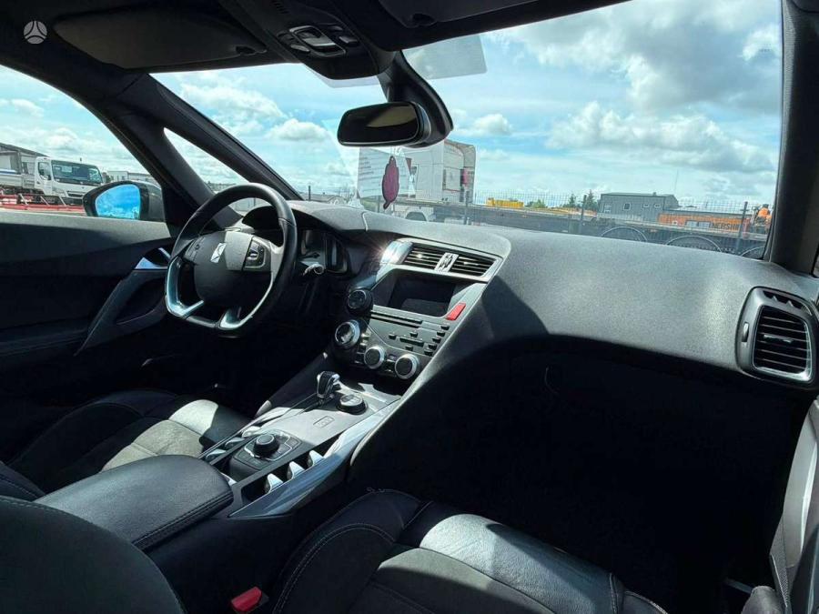 Grey Citroen DS5 2013 in Siauliai, with an engine capacity of 2.00 L and mileage of 306 thousand km for 5600 €, photo 10 on AUTOMOTO.COM.LV