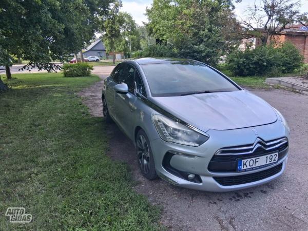 Pelēks Citroen DS5 2013 Viļņa, ar dzinēja tilpumu 2.00 L un nobraukumu 311 tūkst. km par 6300 €, foto 3 vietnē AUTOMOTO.COM.LV